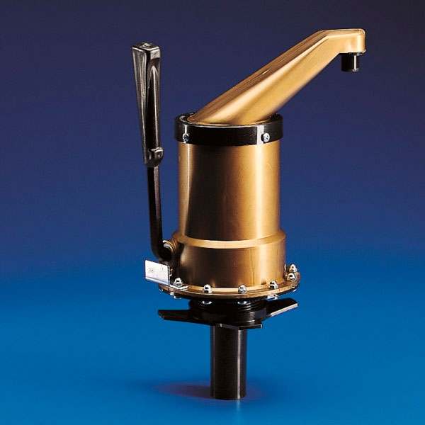 Embudo de plástico. KARTELL. Accesorio. Bomba de polipropileno manual ...