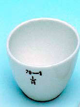 Porcelain melting crucible. HALDENWANGER. Squat shape. Ø sup. (mm): 50. Height (mm): 32. Cap ...